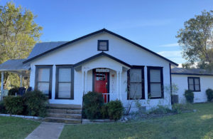 Cabin Rentals – El Castell on the Llano River